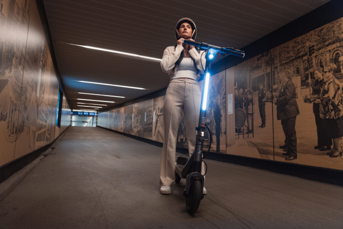 The Apollo Go Dual Motor electric scooter at the best price. - Enjoy ...